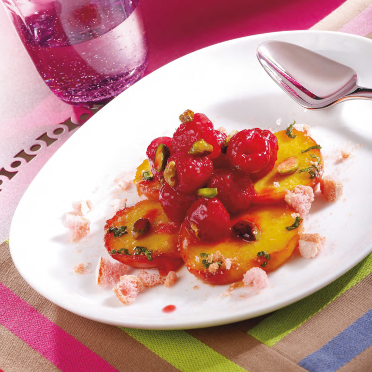 Recette : Salade et mousse meringuée de fruits rouges - Arts & Gastronomie