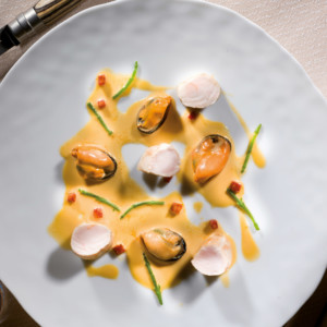 Recette : Gambas Cameron et brunoise de légumes au chorizo - Arts ...