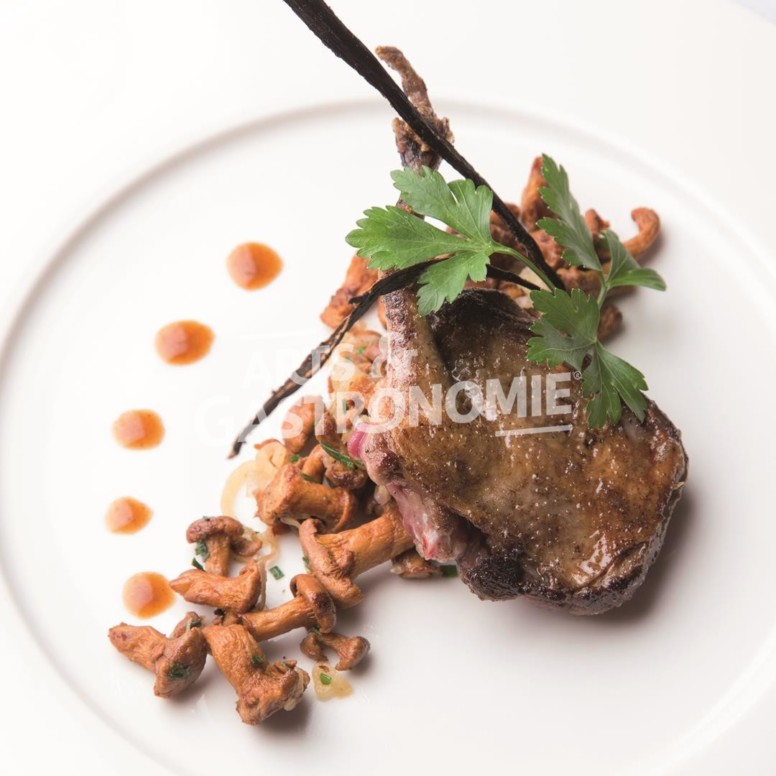 Recette : Sole en viennoise de parmesan, épinards & girolles - Arts ...