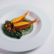 Recette : Sole en viennoise de parmesan, épinards & girolles - Arts ...