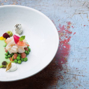 Recette : Homard, curry vert, tuile de tapioca - Arts & Gastronomie