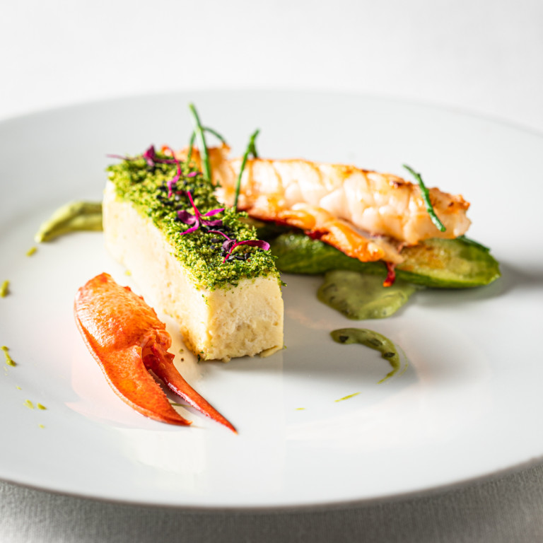 Recette : Homard bleu de Bretagne, coulis de poivron - Arts & Gastronomie