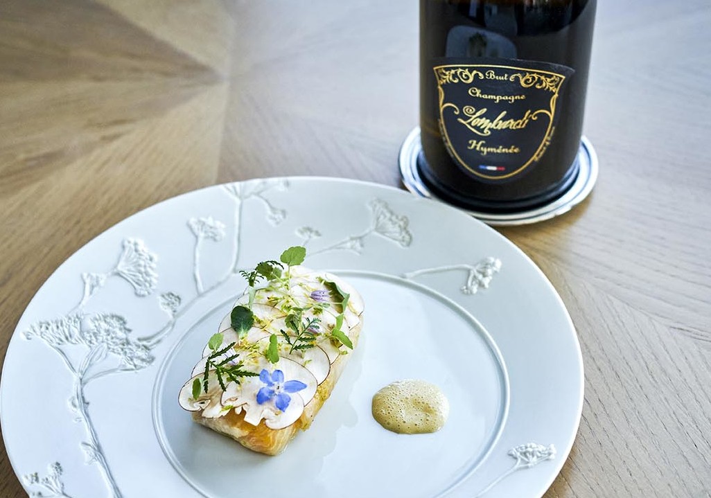 Recette : Truite de Marlens confite, agaric en cru - Arts & Gastronomie