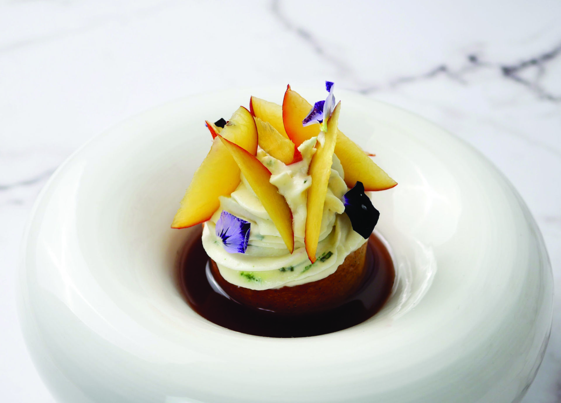 Recette : Baba au rhum pêche et nectarine - Arts & Gastronomie